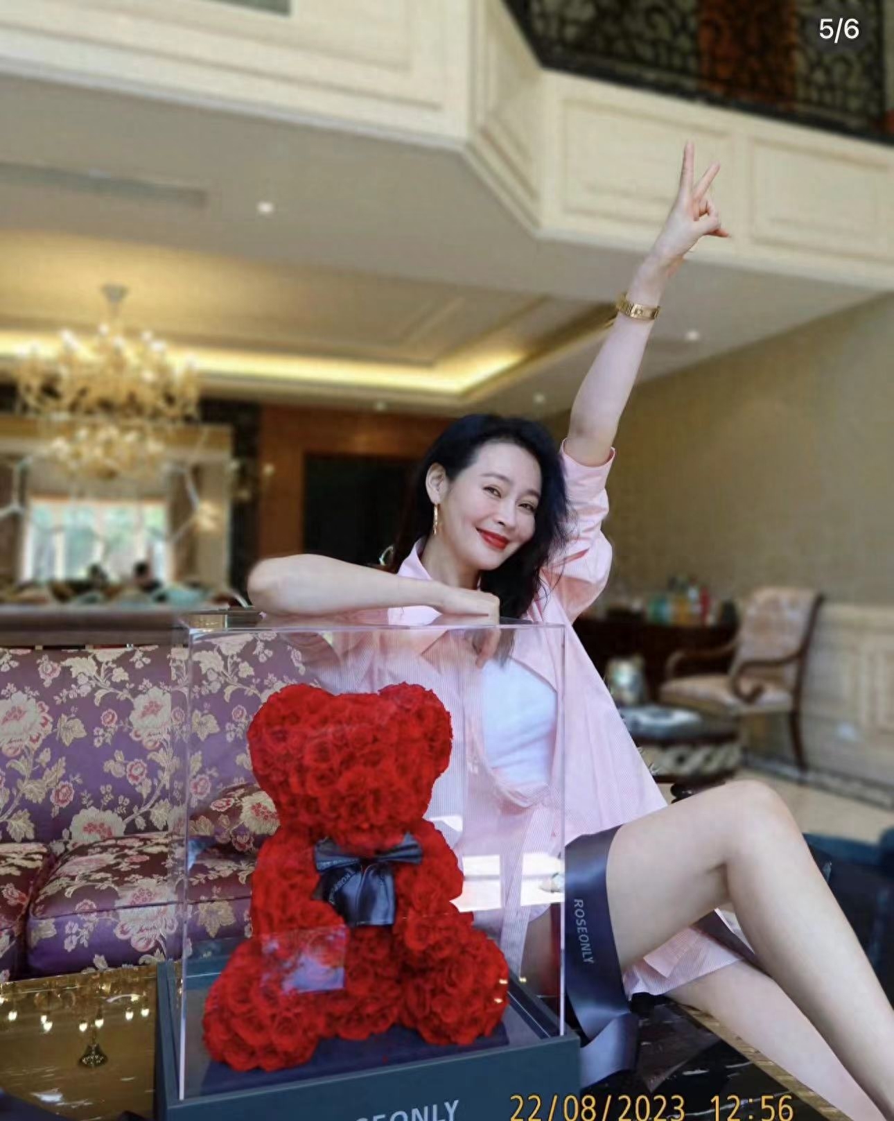 Yu Mingjia received nearly 40,000 flowers to show his love! The slender ...