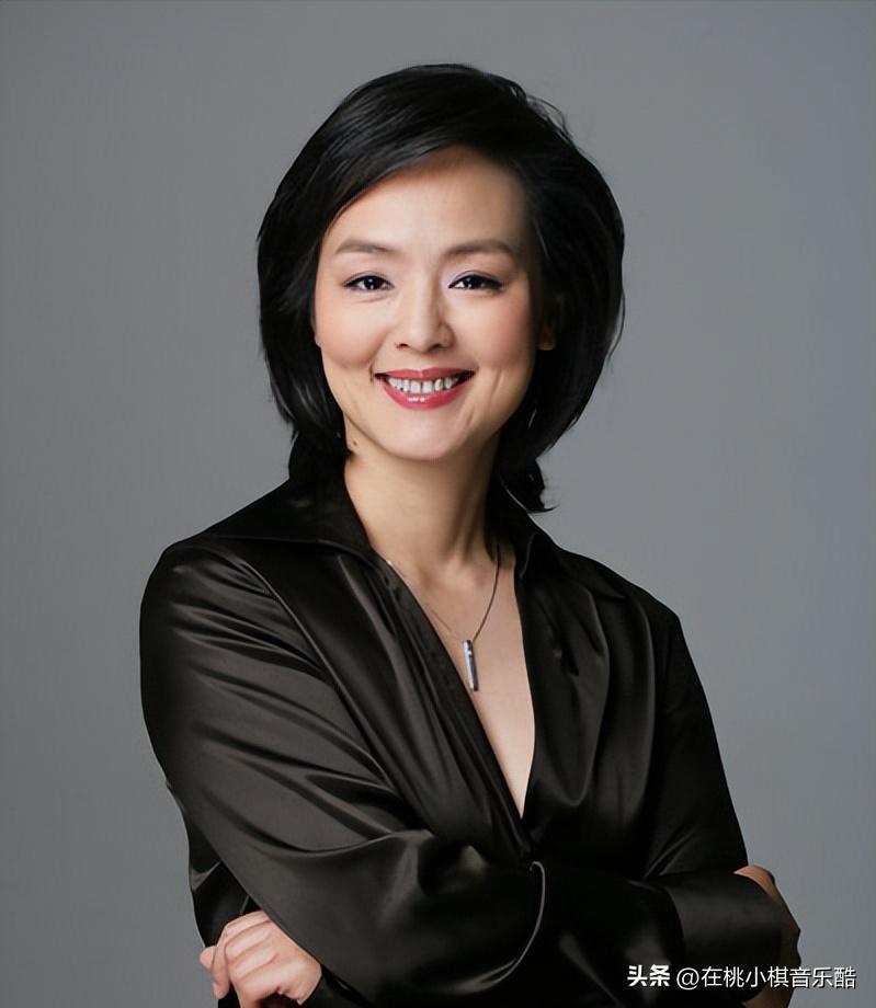 The beautiful host of CCTV, who did not fall in love for ten years ...