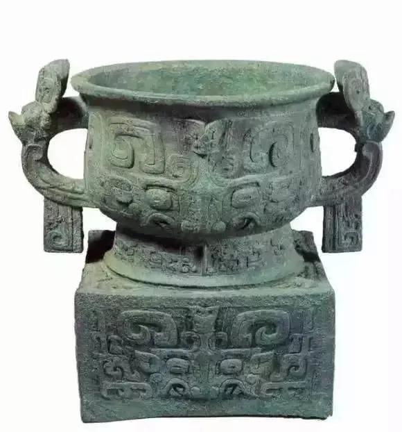 The "First Long Wen Gu" was unearthed at the Zhengjiahu Cemetery in ...