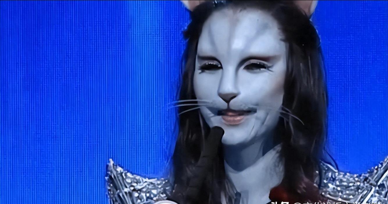 Cat-faced girl removes makeup and ends 10-year embarrassment of blind ...