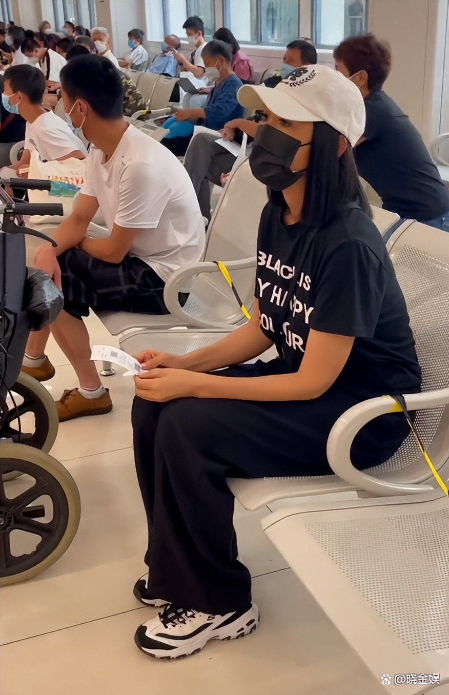Zhang Mi: It was a hard road to fight cancer, and it took more than 9 ...