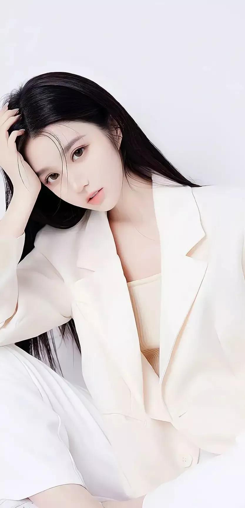 Sweet girl, all-weather beauty - iNEWS