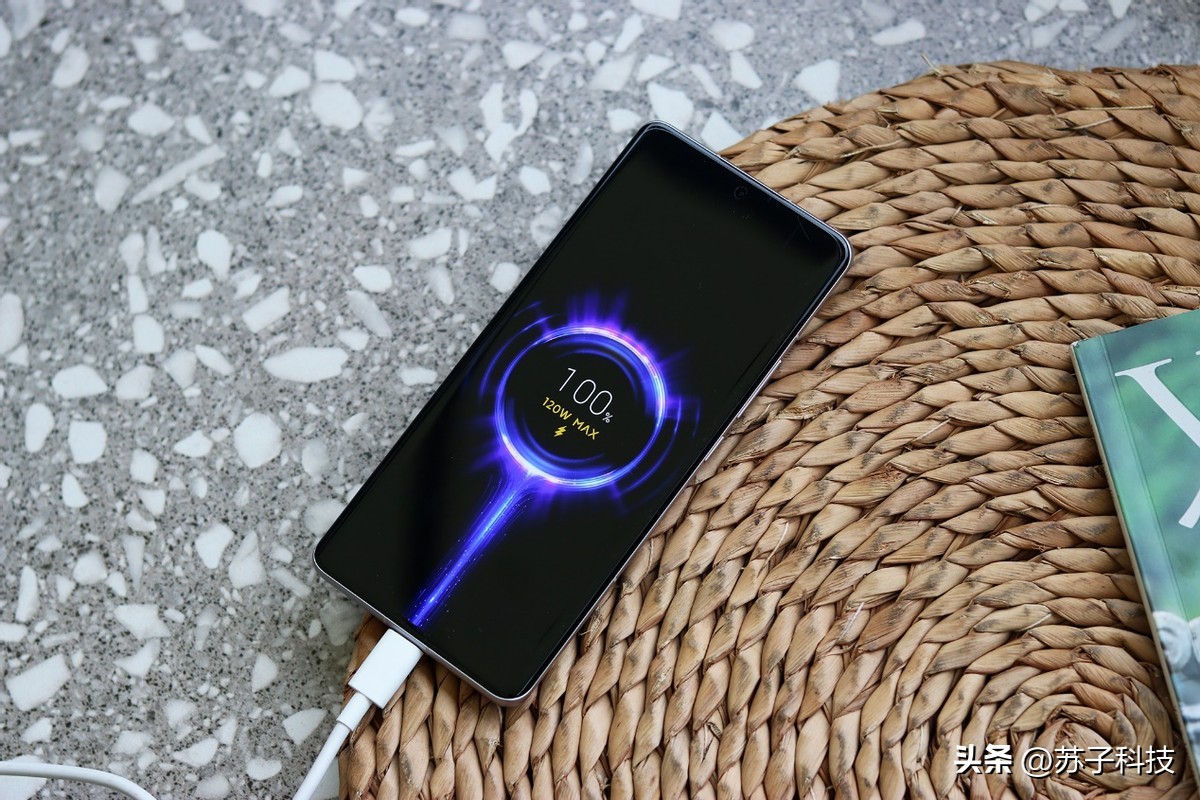 From 4699 to 3129, 2K curved screen + 120W flash charge + Sony IMX707, Lei Jun broke out - iNEWS