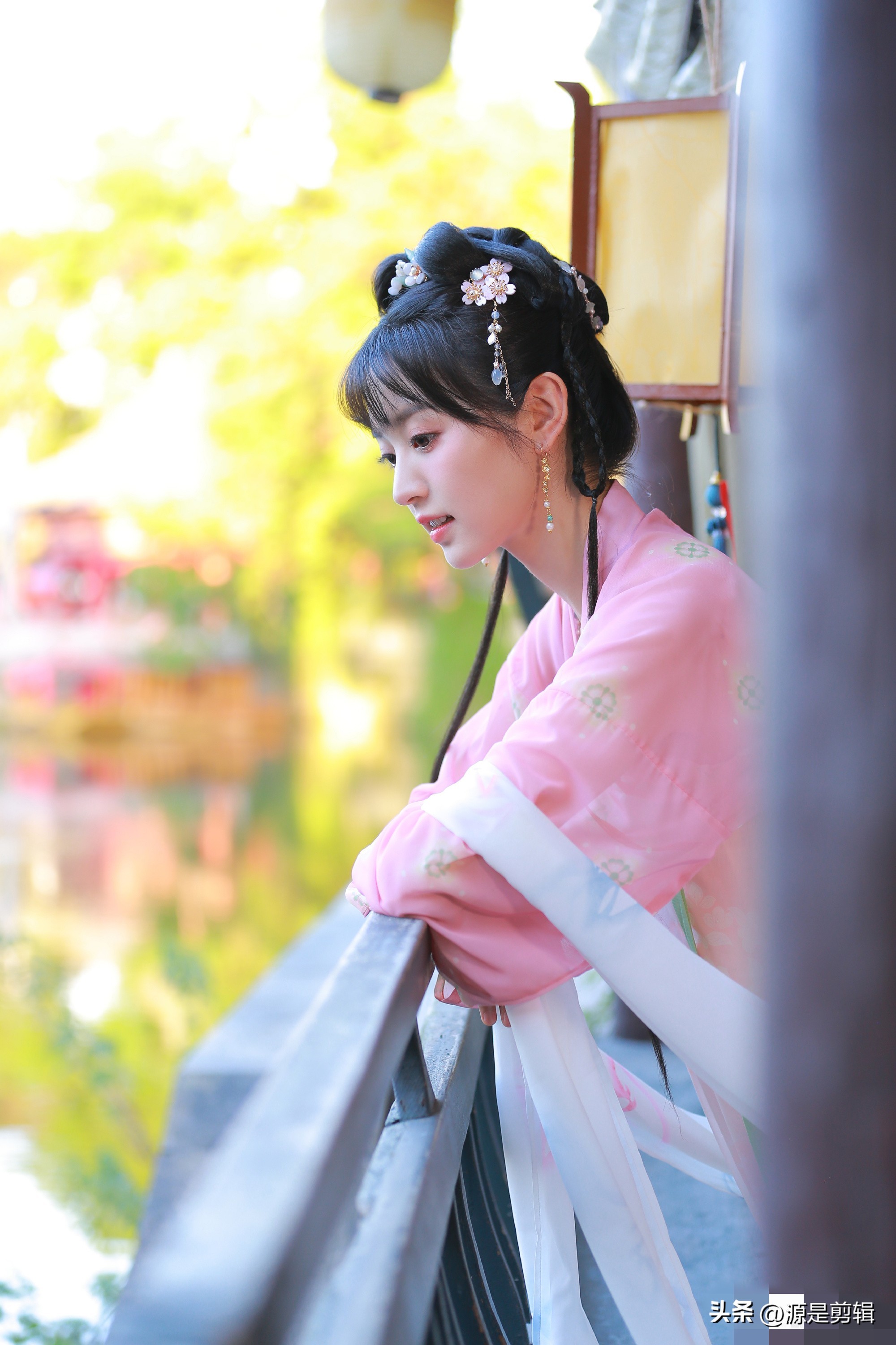 Appreciation of beautiful photos of Tian Xiwei in ancient costume - iNEWS