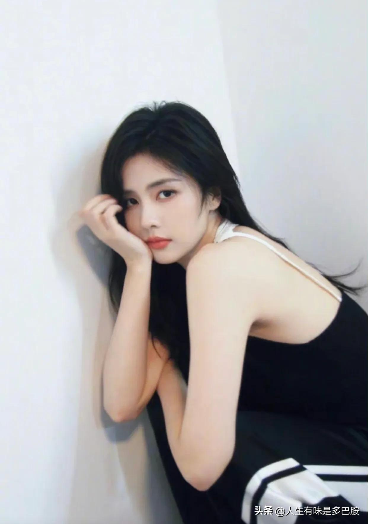 Bailu has acted in 17 dramas in the 7 years since his debut, 14 of ...