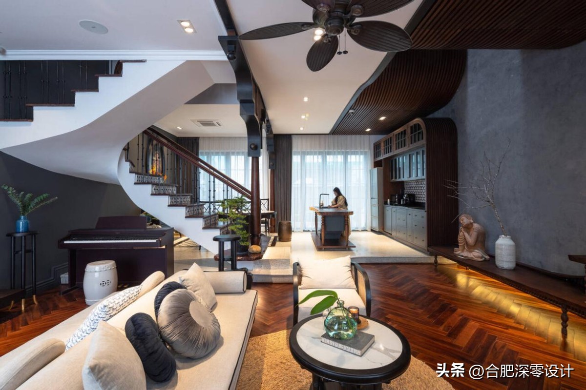 260 square meters up and down 4 floors, the whole house is almost red ...