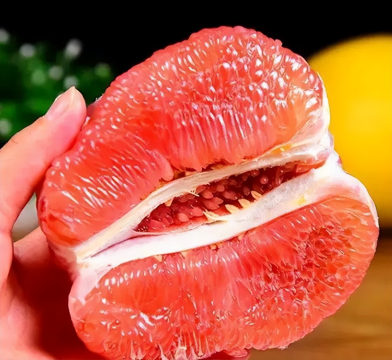 Chenyi Story: Sanhong Honey Pomelo "can be called the "face value ceiling" in the pomelo world ...