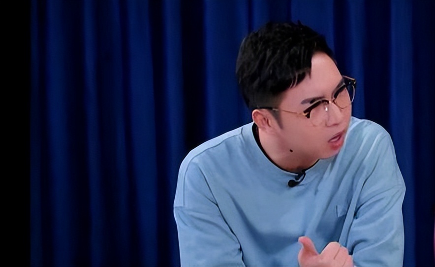 Cheng Lu and Yang Mengen's different understanding of WeChat Moments ...