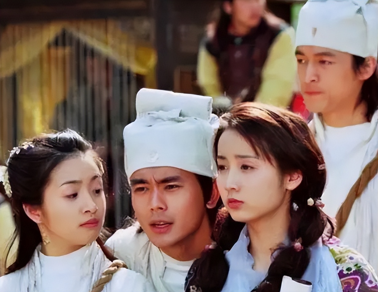 Lu Yi: Beautiful interpretation of life, a fantastic journey from behind the scenes to the stage ...