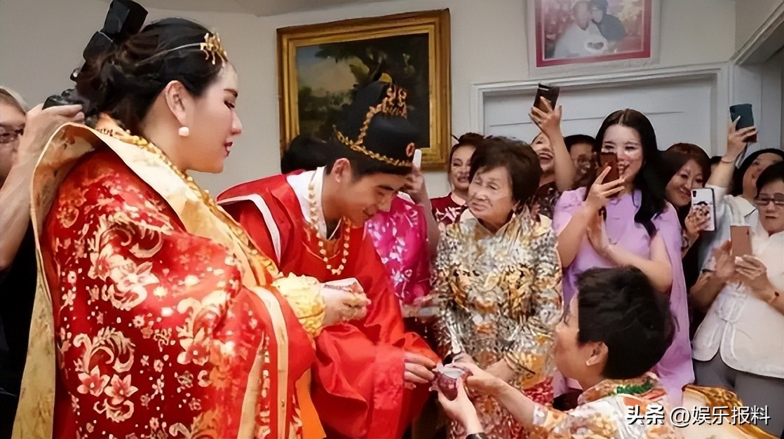 Higher status than Xi Mengyao? He Chaoying's husband's recent situation ...