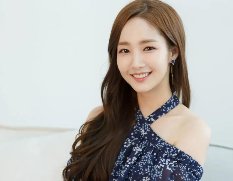 Relying on plastic surgery to reach the pinnacle of life, there has ...