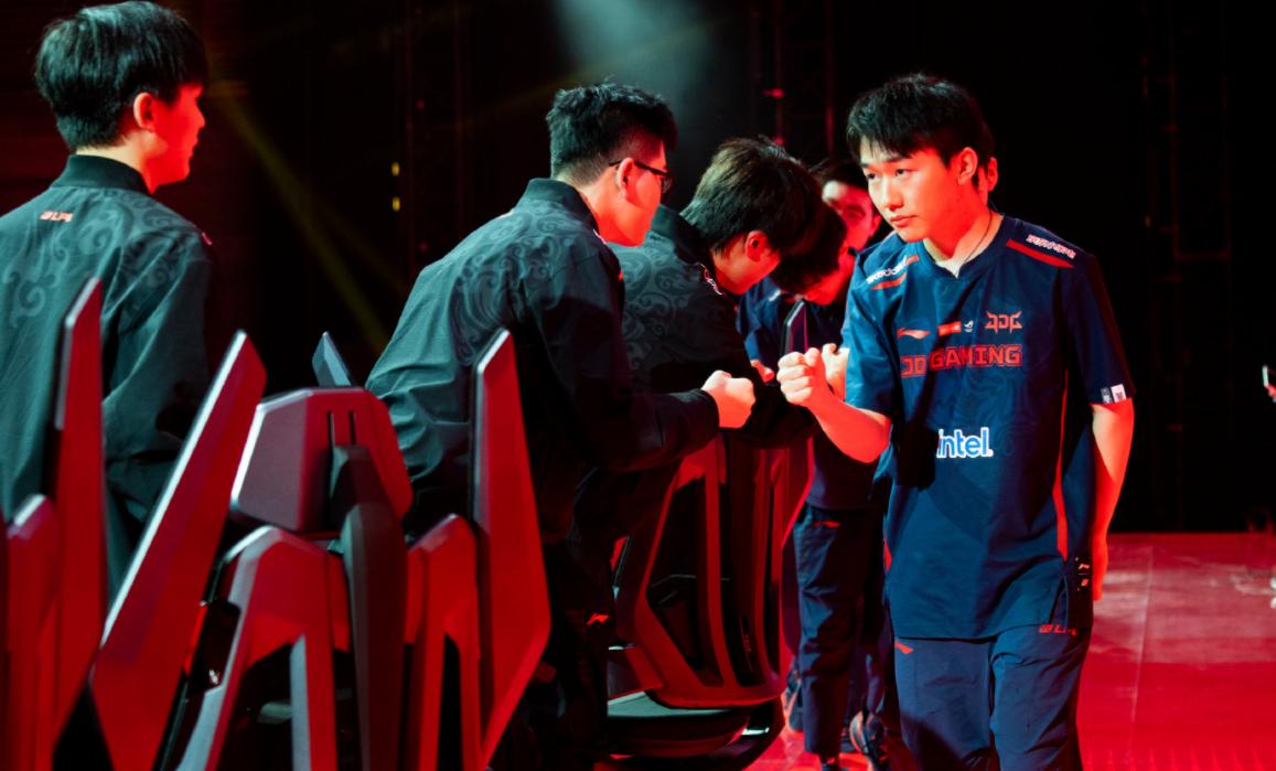 JDG is under too much pressure recently? All the Vlog members were looking for problems with ...