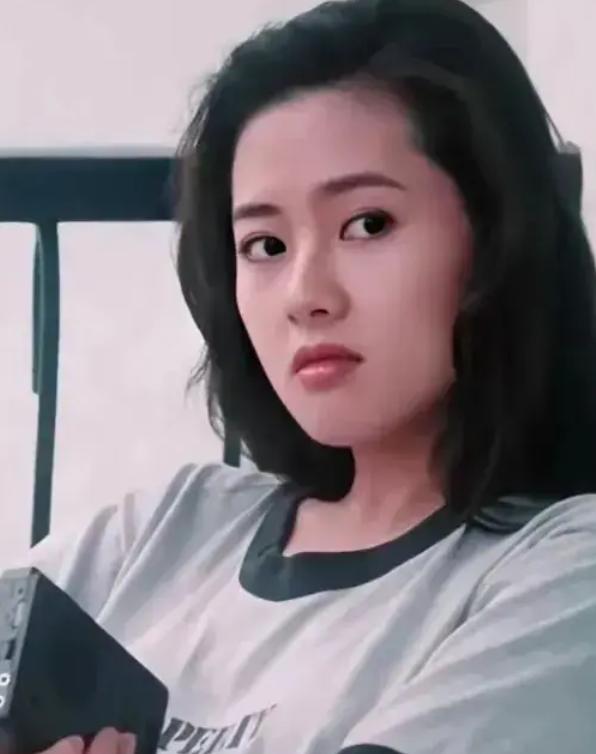 Li Lizhen: I never clear the set when filming. I'm too shy to work in ...