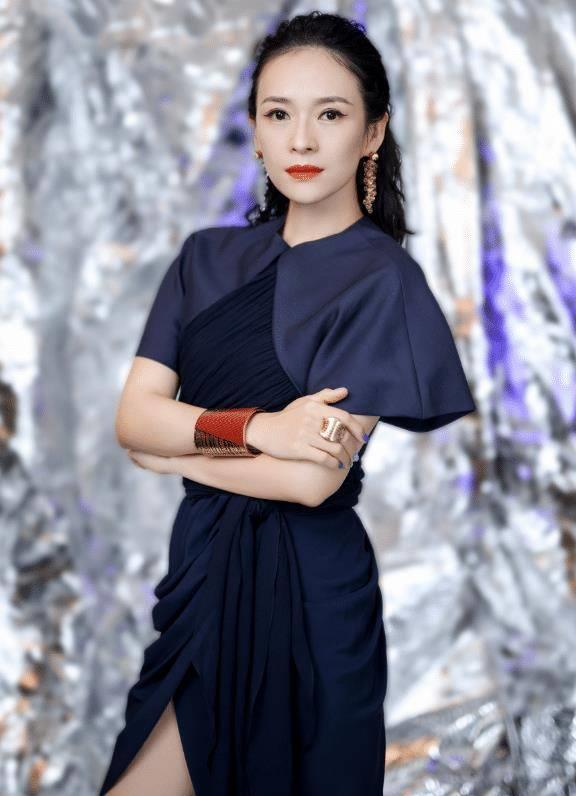 Zhang Ziyi also "fell off the altar"? Look at the photos of her without ...