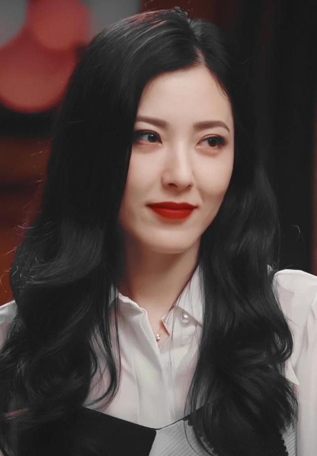 This time, the 47-year-old "unmarried and infertile" Zeng Li surprised ...