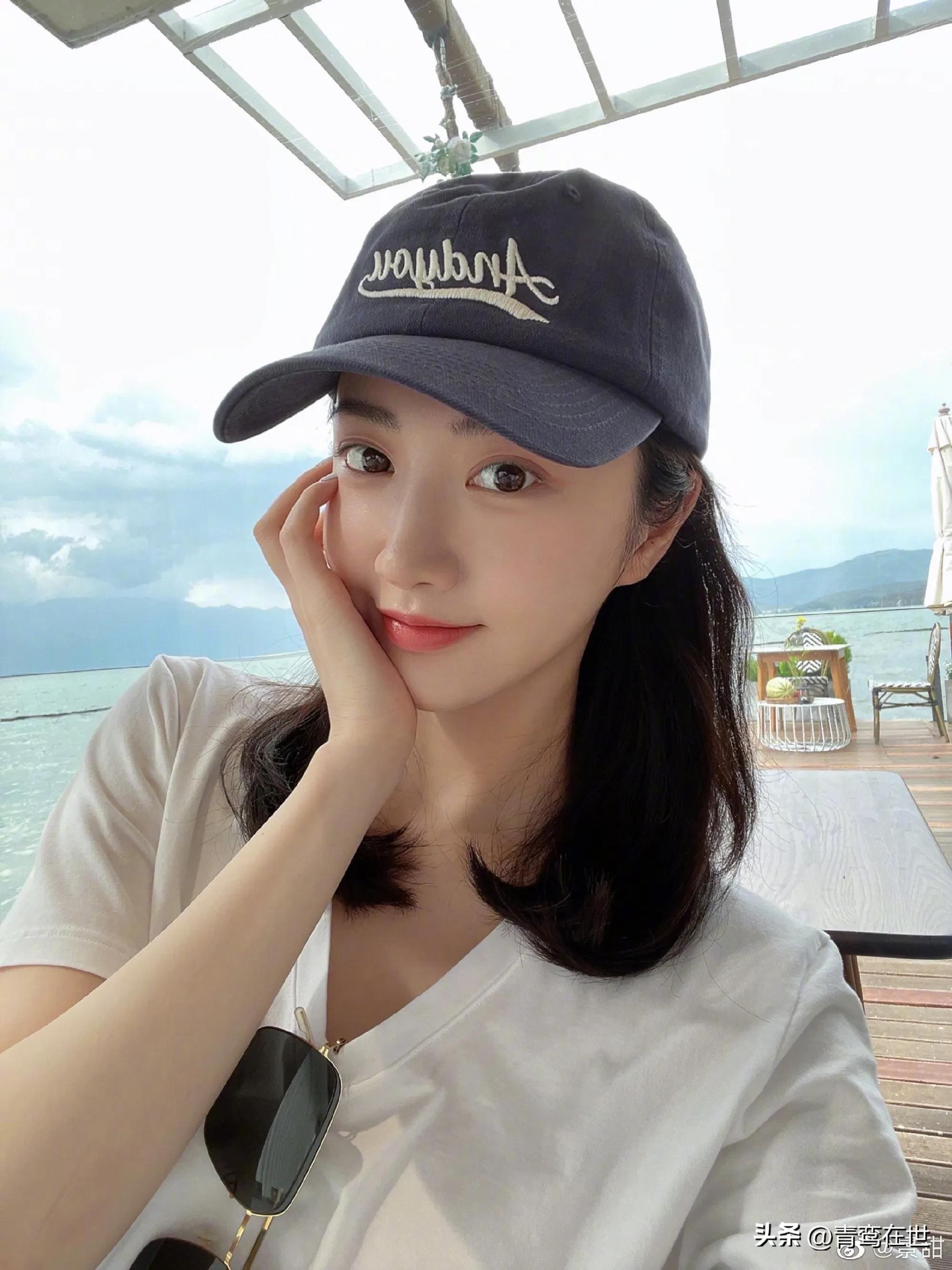 Jing Tian, who speaks for Dali, often takes beautiful photos of Erhai ...