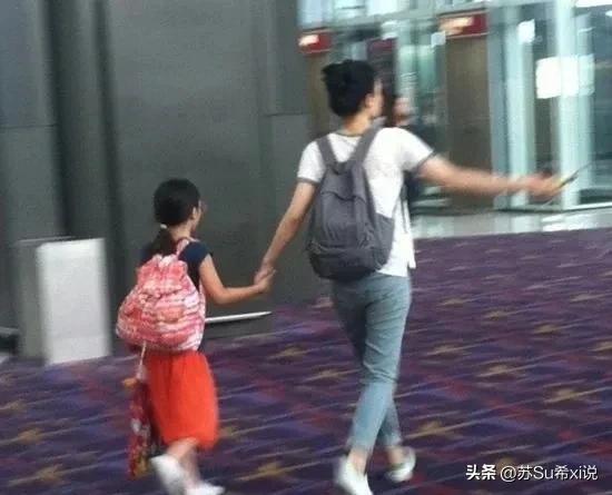 The father remarried, the mother showed affection with her boyfriend ...