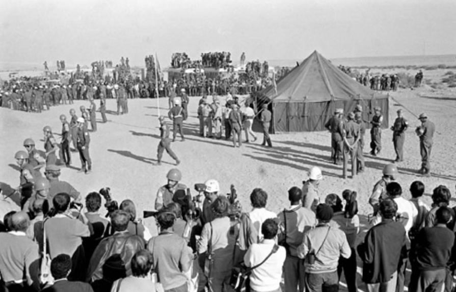 In exchange for peace for Egypt but died of assassination, the former ...