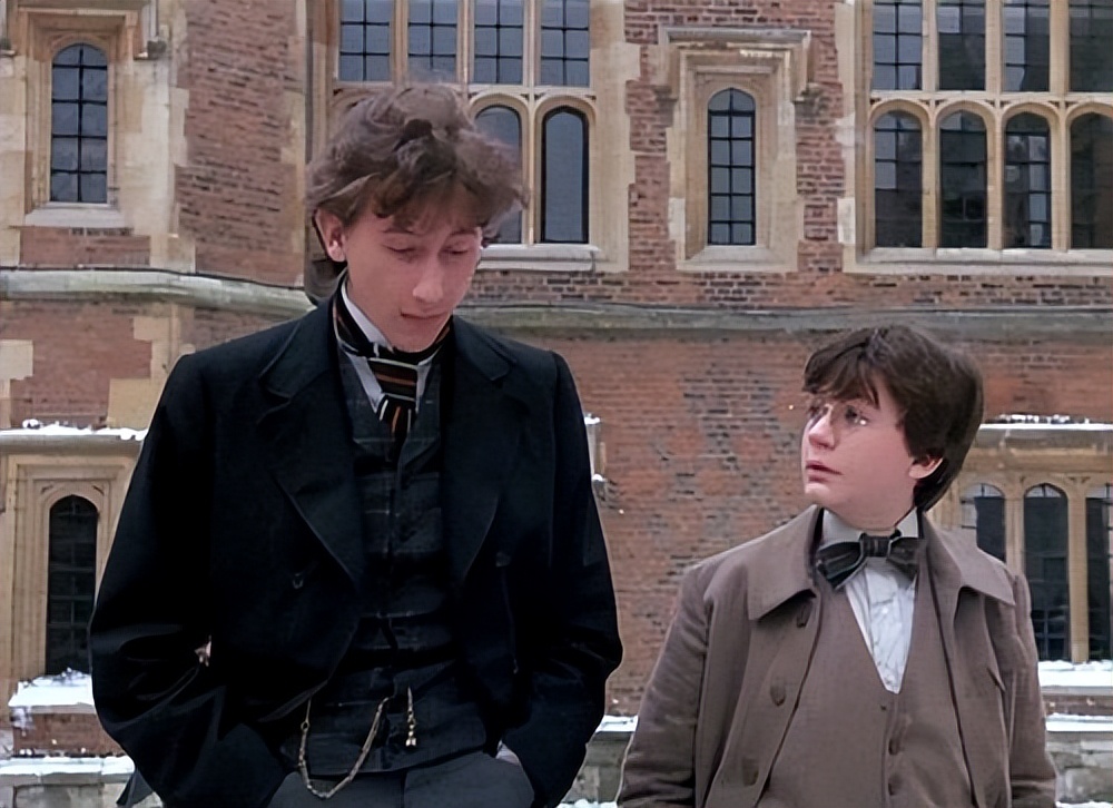 Teen Adventure Movie Ceiling! This quick-witted boy can be called young Sherlock Holmes - iMedia