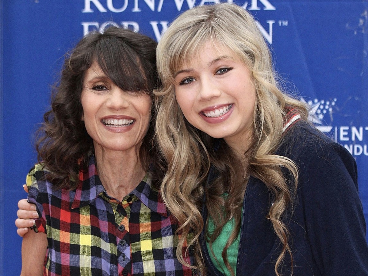 Jennette McCurdy, a child star, finally writes about her past 9 years ...