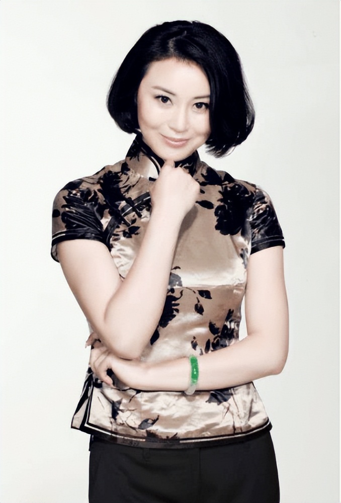 The talented hostess became the mistress of a high-ranking official ...