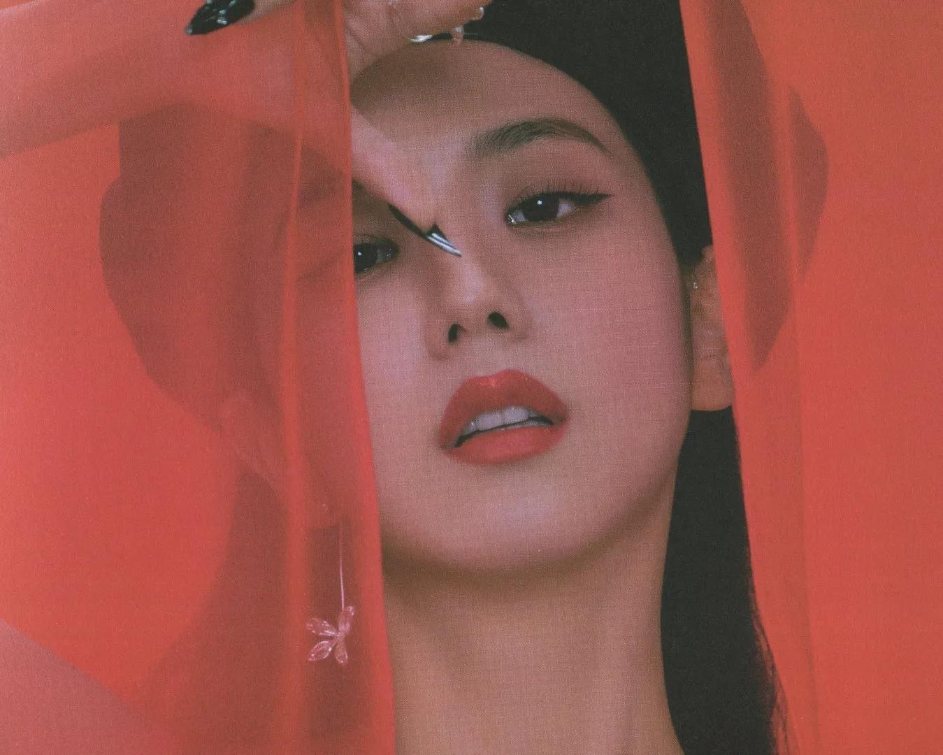 Jin Zhixiu Jisoo's red dress looks so beautiful - iMedia