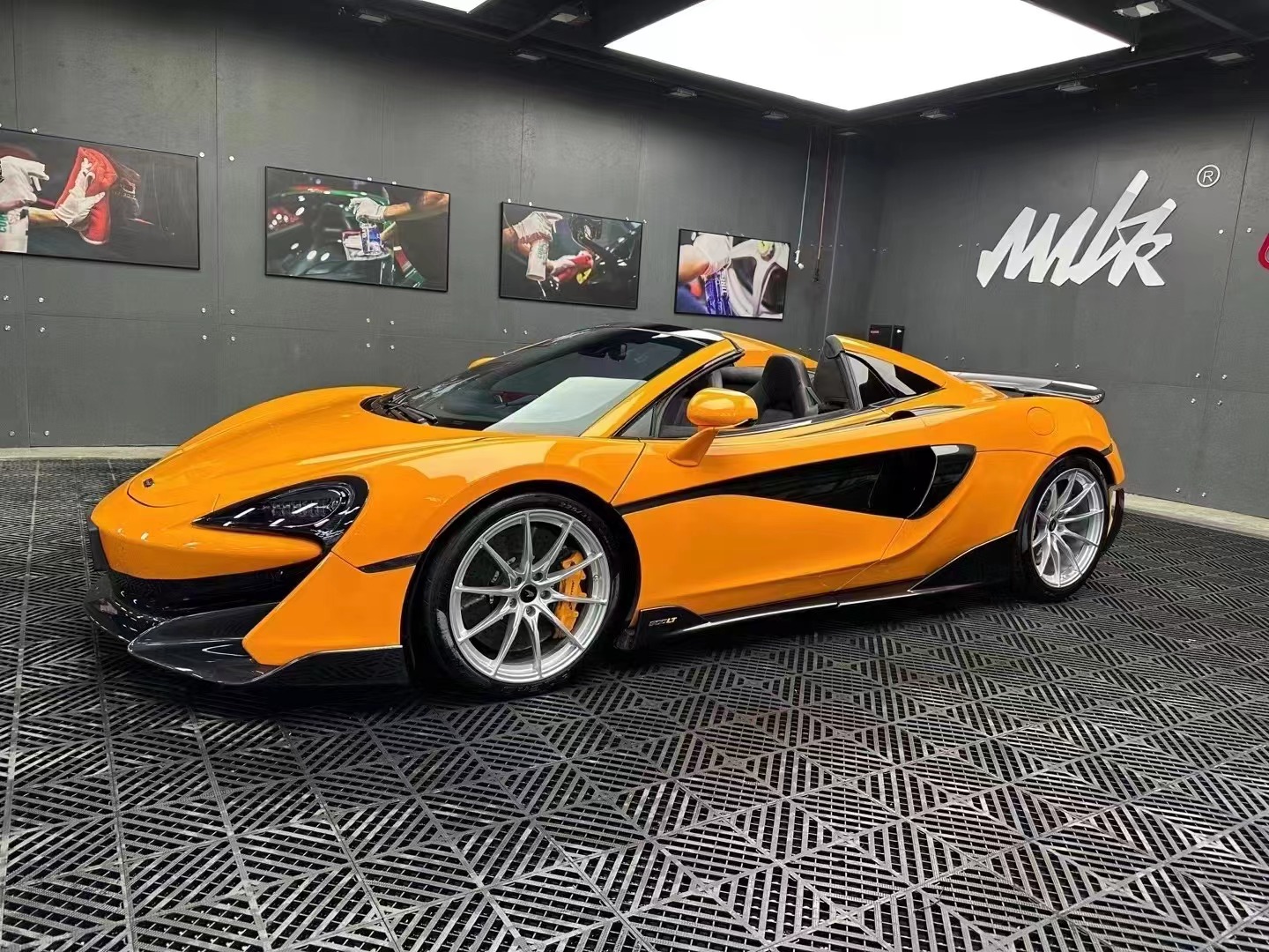 Flamethrower McLaren 600LT Spider - iMedia