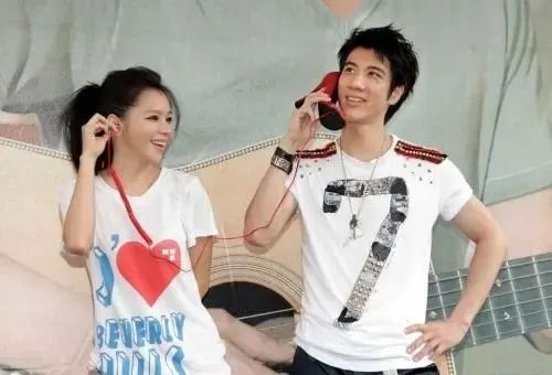 Leehom Wang, Ruoxuan Hsu, black people play multiplayer sports?What ...