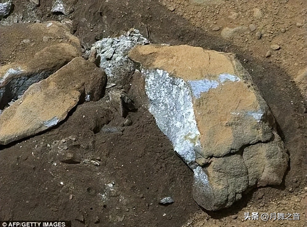 The latest photos of "Curiosity" on Mars "coffin" and "crashed flying ...