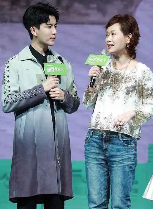 Chen Meiqi is 4 years younger than Ye Tong in the same frame, her ...