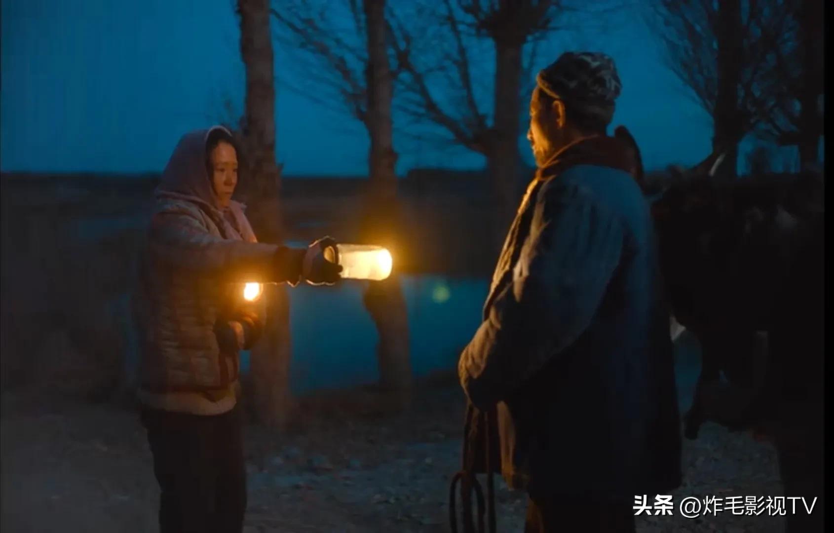 The movie "Hidden in the Smoke" is played backwards, it is a new story ...