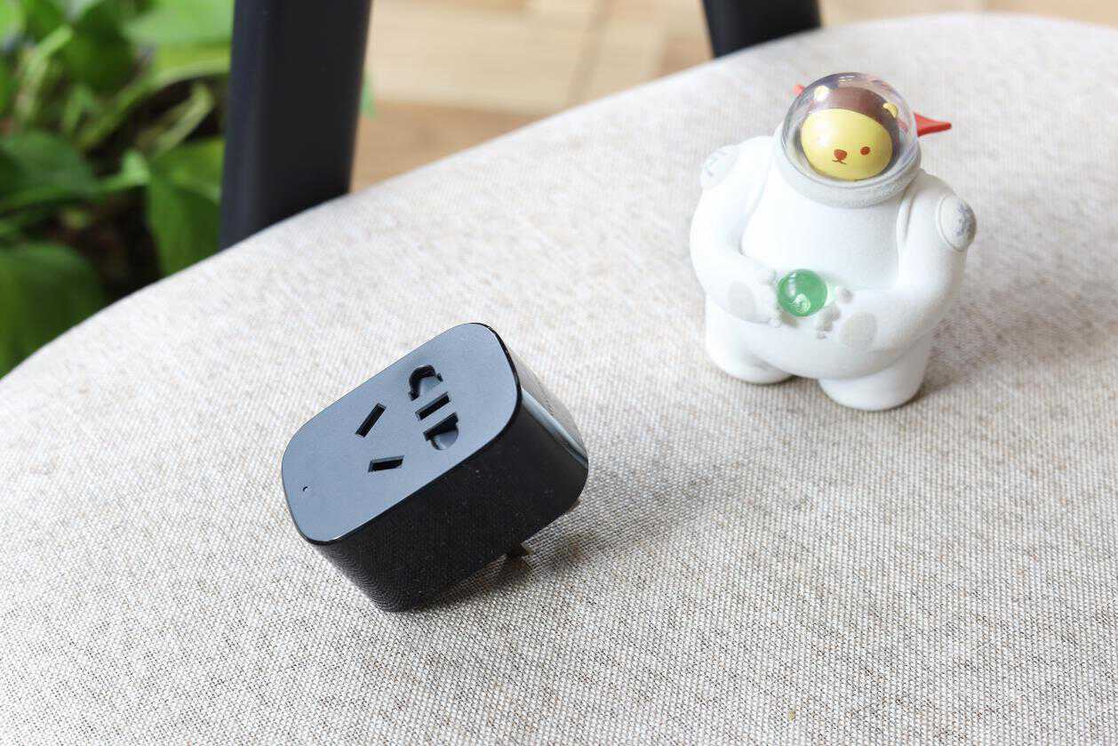 This socket is so amazing, it not only can turn traditional sockets ...