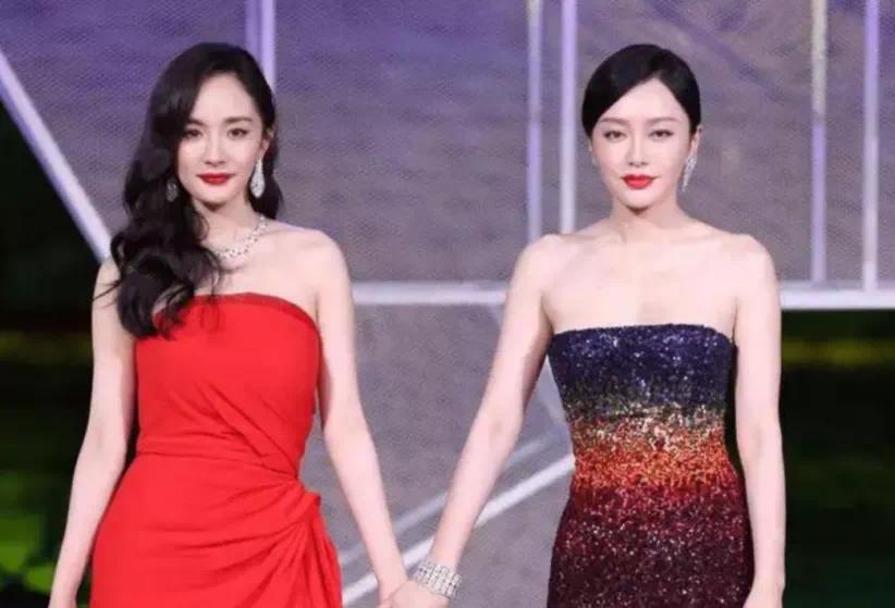 43-year-old Qin Lan officially announced her love affair, admitting that she is in love with Wei ...