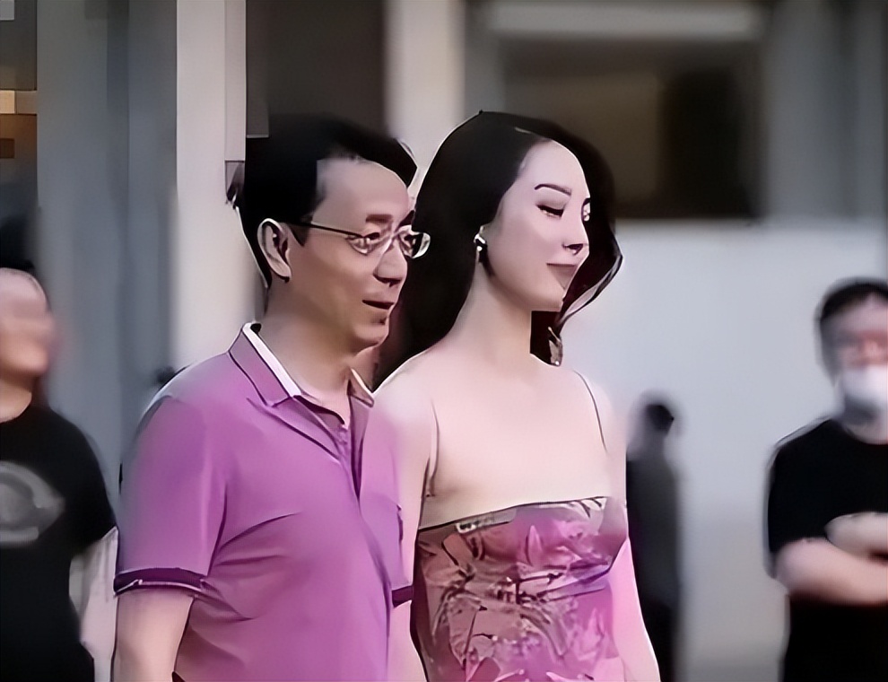 In the follow-up of "Hand in Hand", the staff of the beauty salon revealed: Dong Sizhen claimed ...