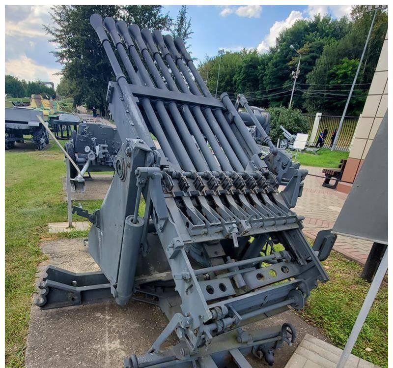 Original Rheinmetall SMK-18 anti-aircraft gun, 8-barrel intensive anti ...