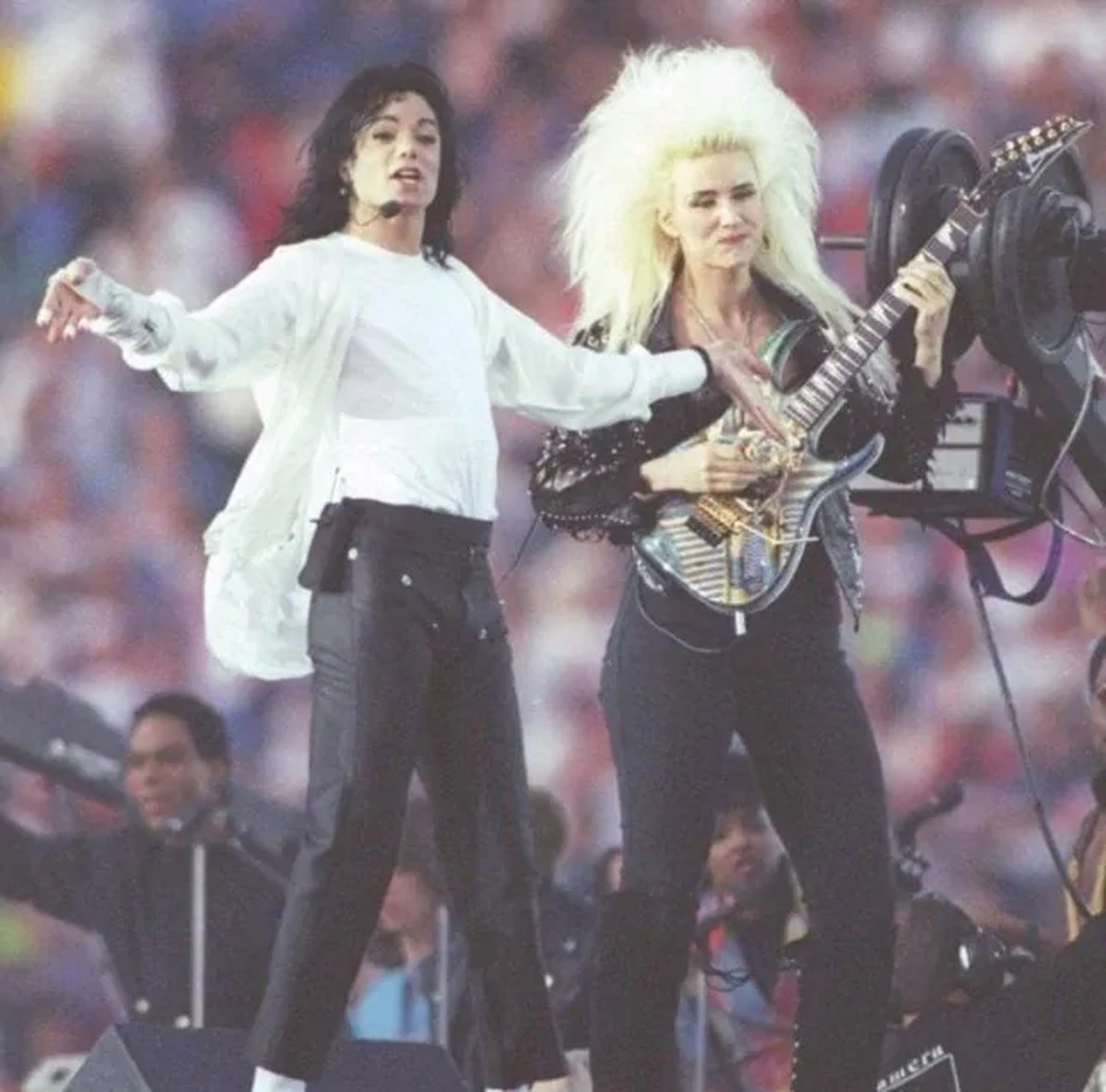 "Michael Jackson"The first female guitarist-Jennifer Patton - iNEWS