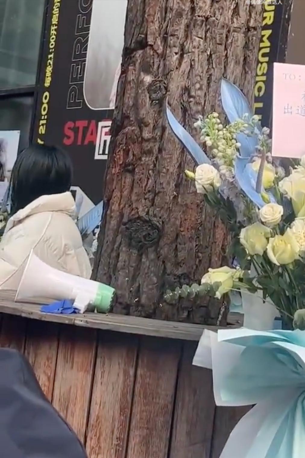 Thousands of miles to see the concert, suddenly canceled three hours ...