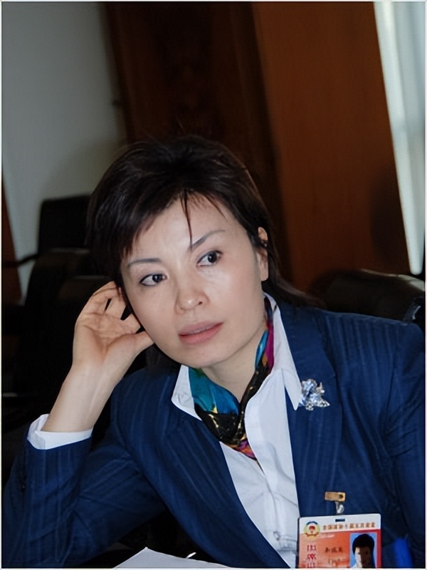 Li Ruiying: Worked at CCTV for 28 years with 0 mistakes, but caused ...