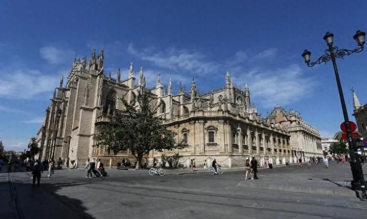 Moorish architecture is an important part of Seville's landmarks and ...