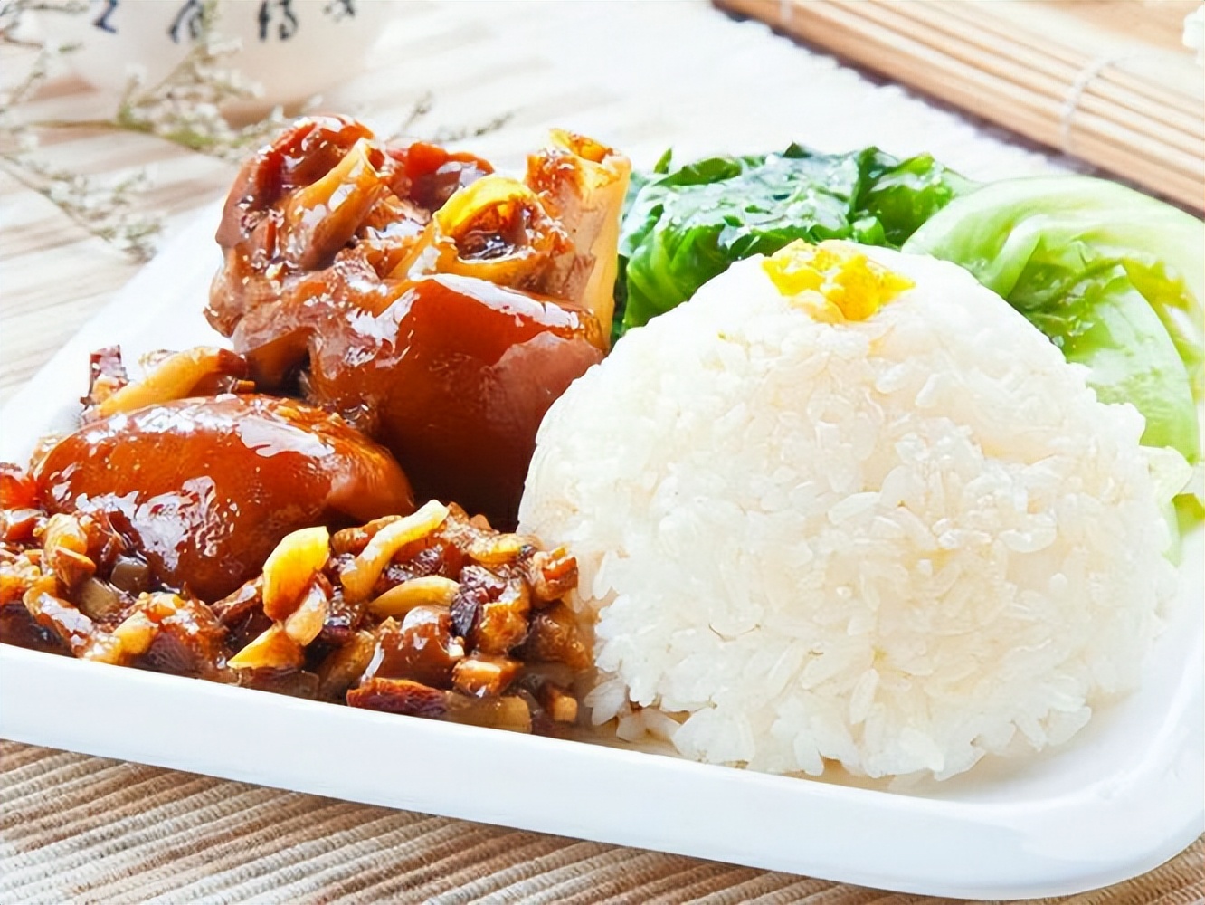 Go to the birthplace to eat authentic Longjiang pig's knuckle rice, a ...