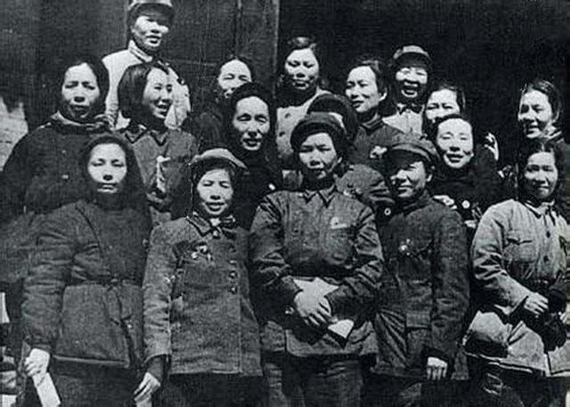 She was the first female general in New China, but she had no children ...