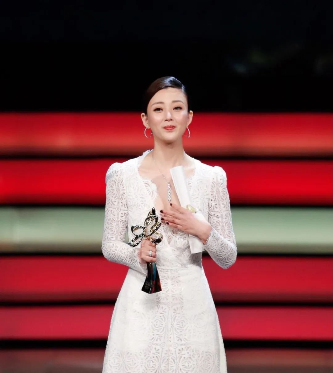 Yin Tao's elegance, Huang Xiaolei's tiger - iNEWS