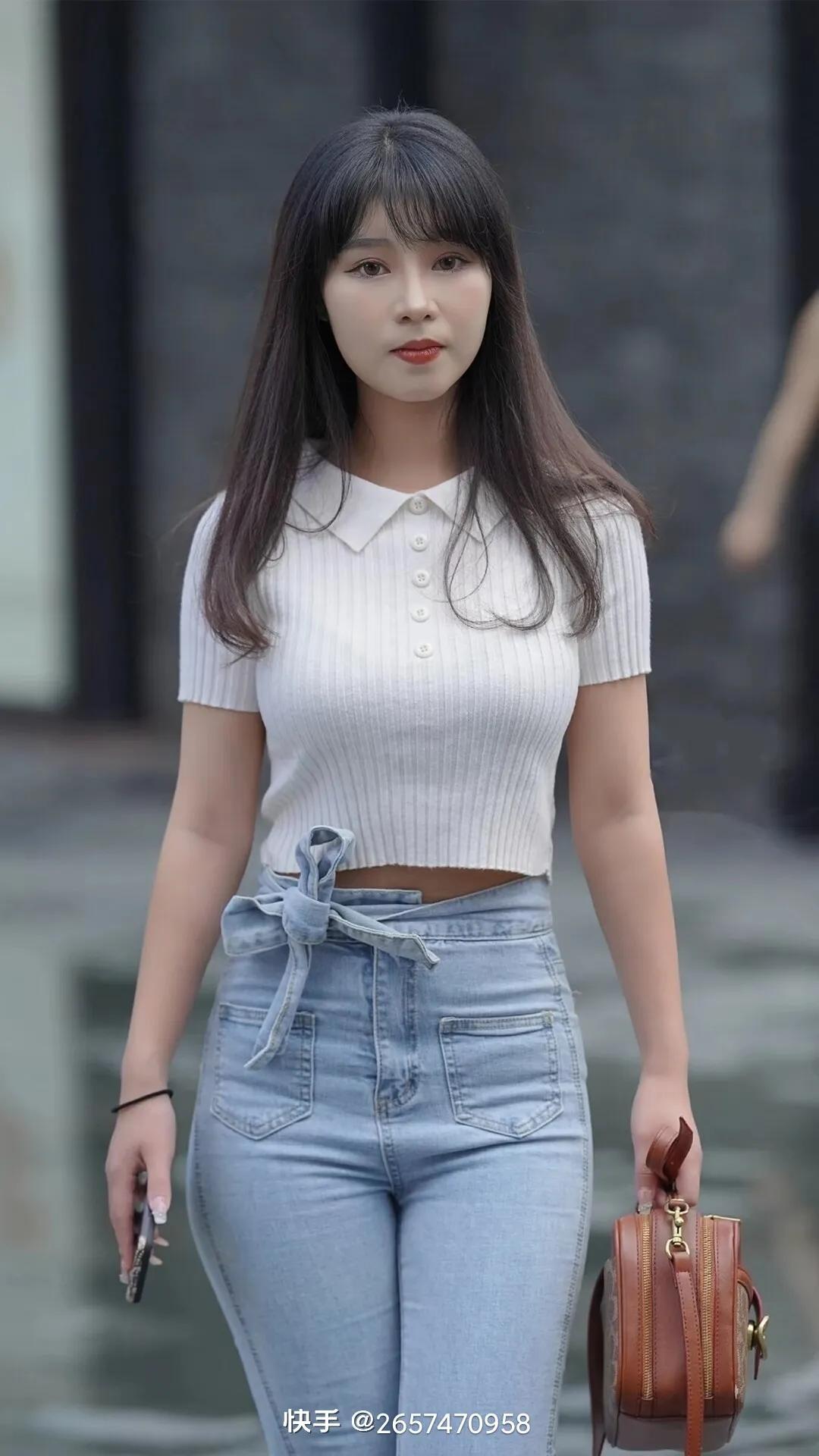 Favorite Jeans-Street Shot Miss Sister 3 - iMedia