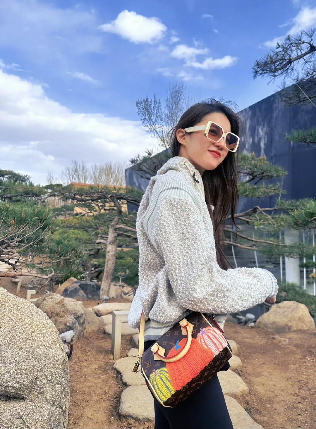 Liu Yifei sun selfie - iMedia