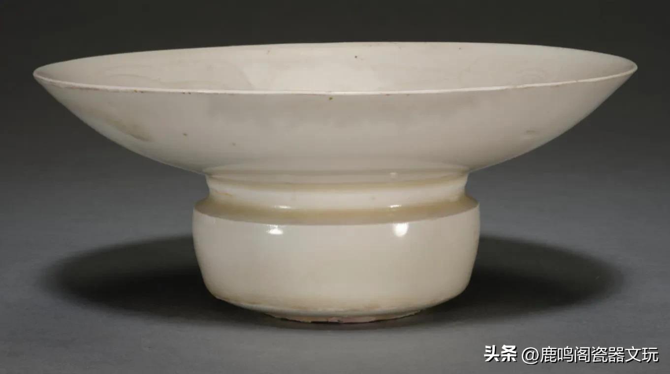 Look at the "garbage bin" that pays attention to people, and see how ...