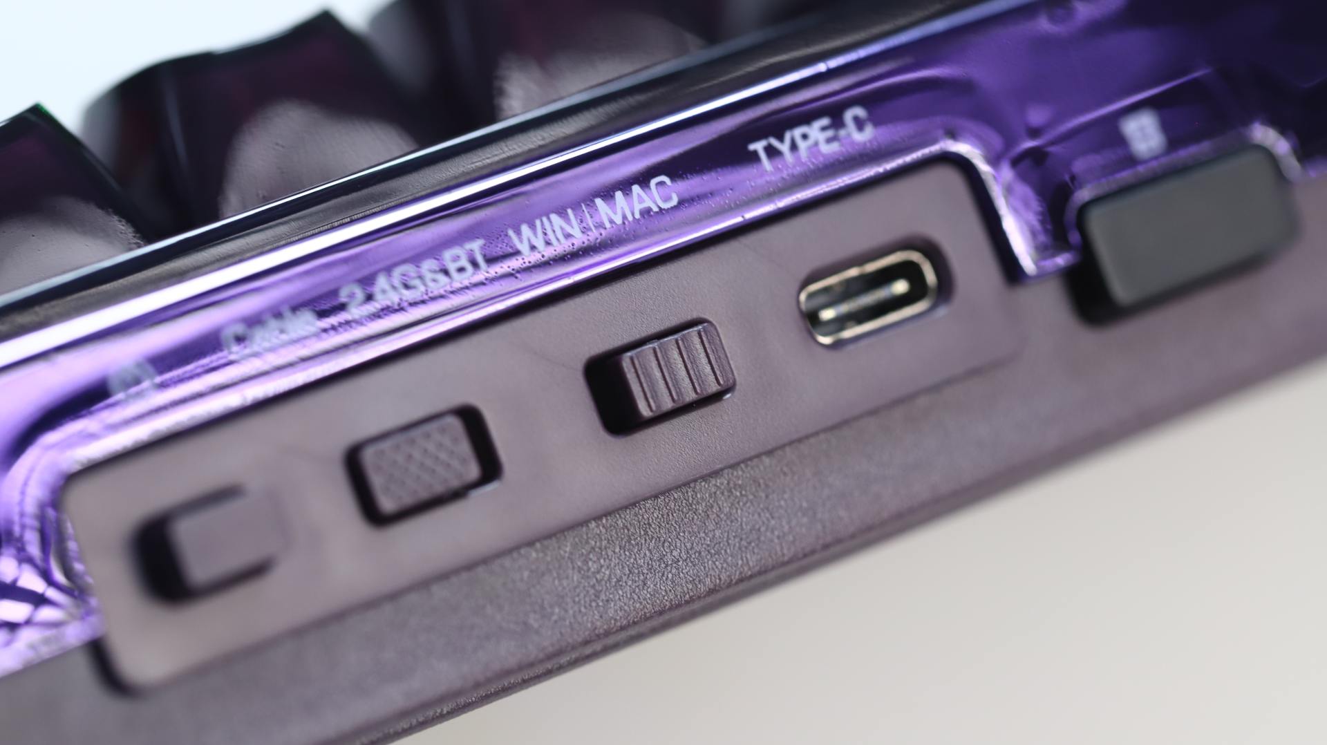 Customized new playthings for players, black crystals "from outer space ...