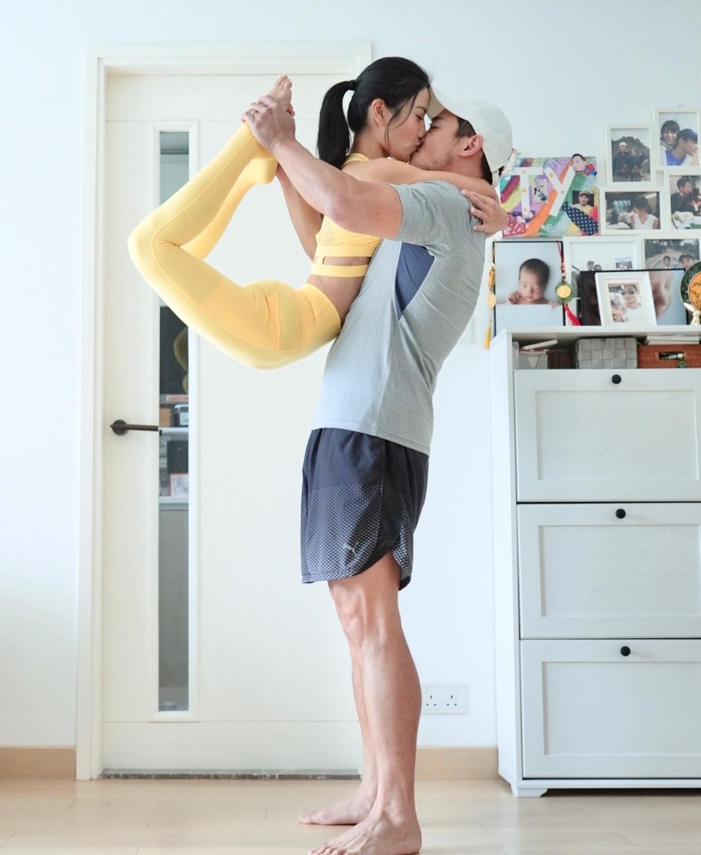 Hong Kong actress Lin Qianyu rarely plays husband and wife yoga ...