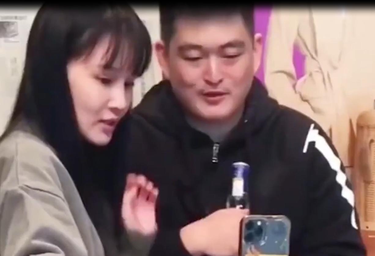 Zhao Yinan: He was favored by Zhao Benshan, flaunting his wealth with a ...