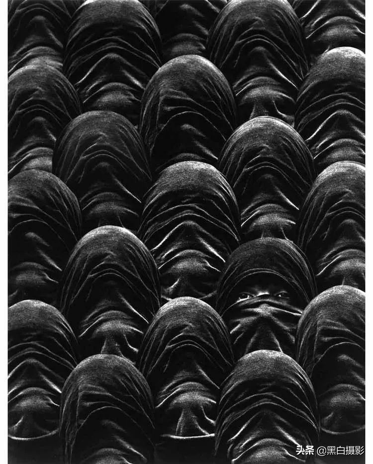 silent crowd... - iNEWS