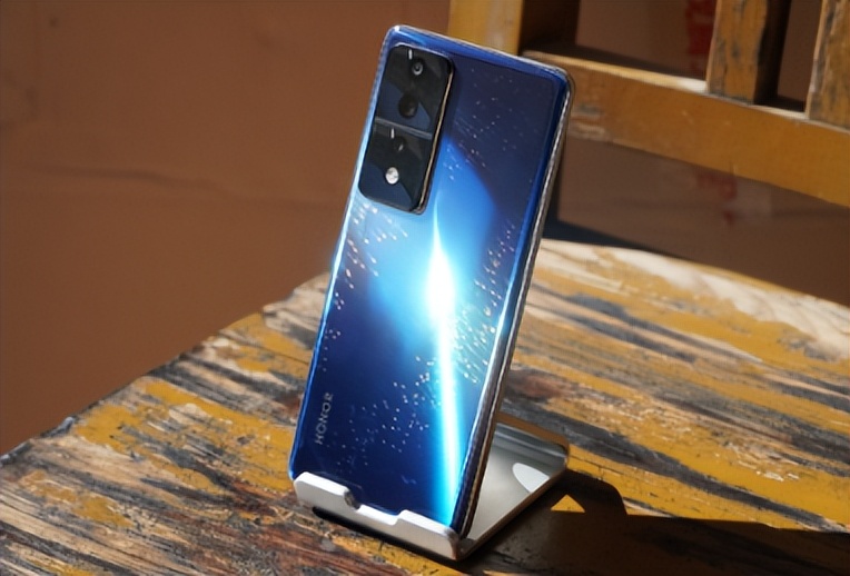 Still struggling to buy Huawei or Honor? Compare these 4 mobile phones ...